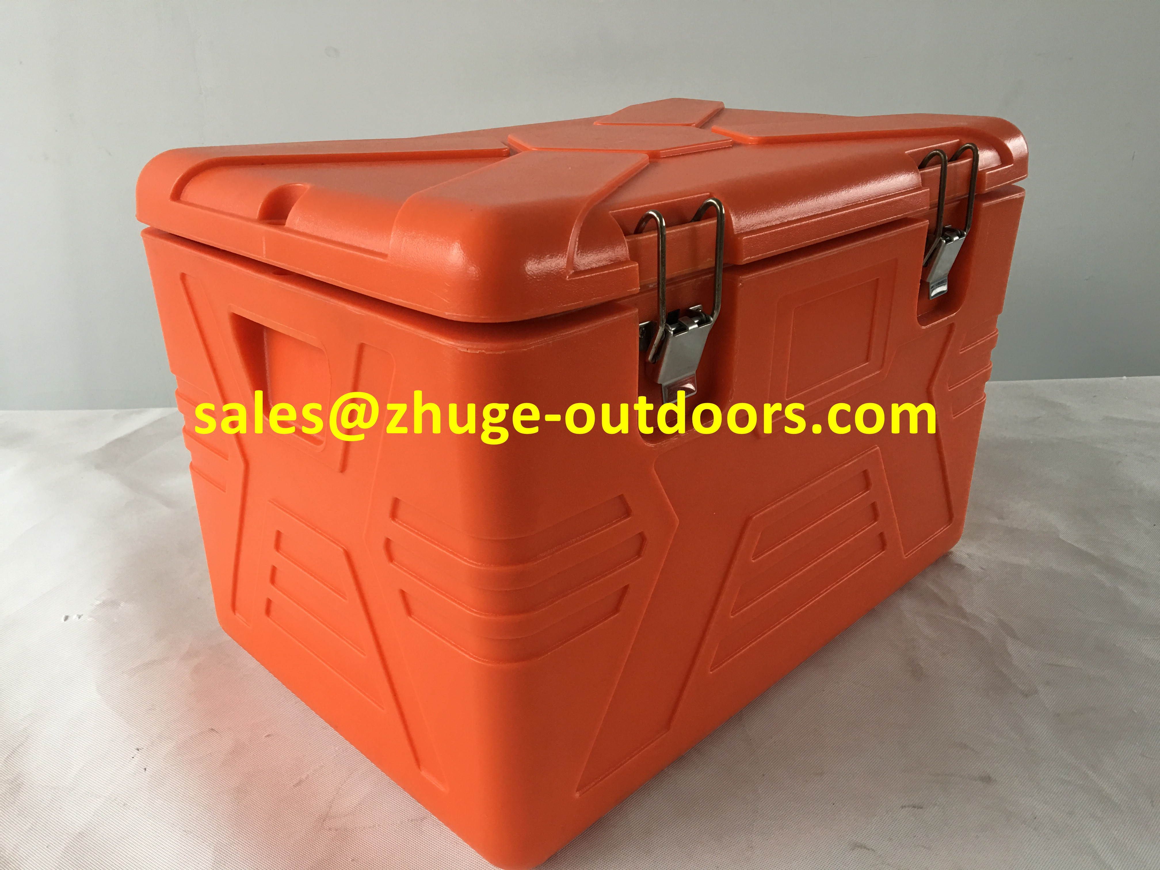 Thermal Roto Molded 110 Liter PU Insulation Plastic Ice Cooler Box